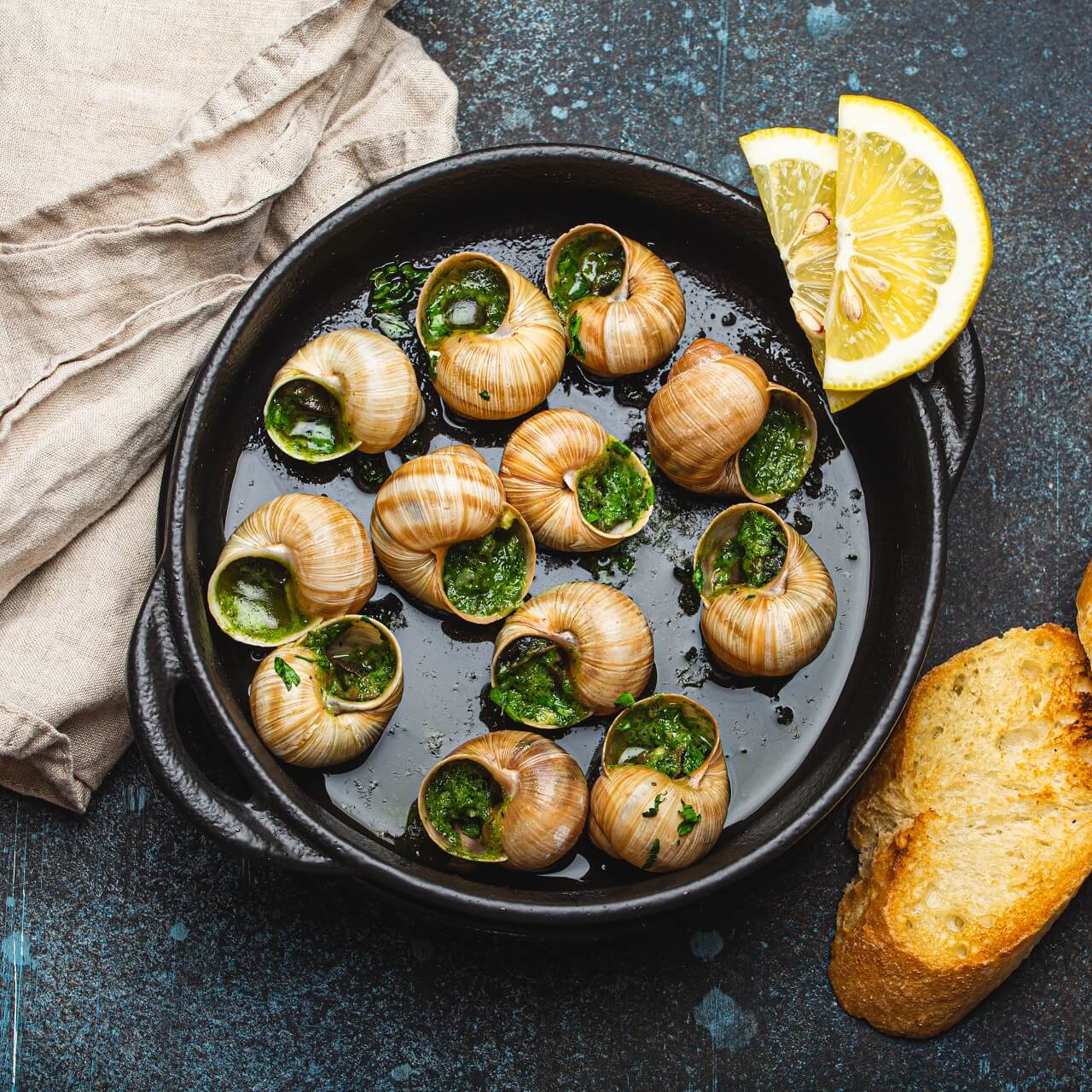 Trudne jedzenie. Jak jeść ślimaki? - Kuchnia dla dorosłych | Kuchnia ...