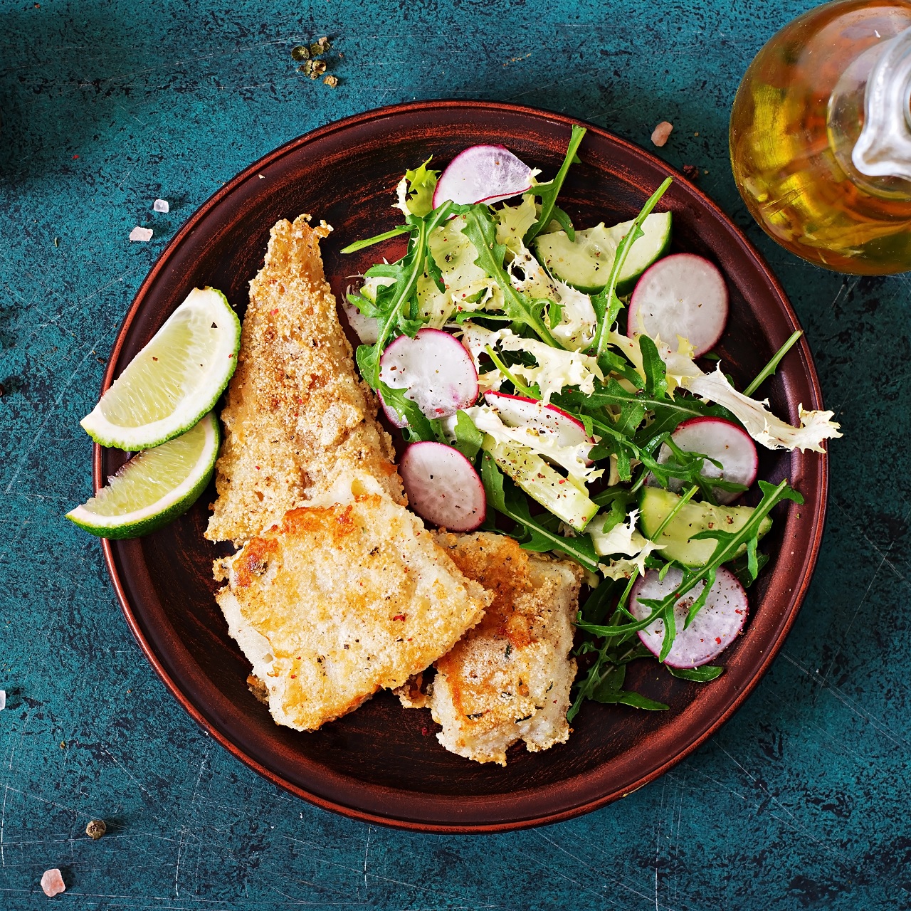 Filet z białej ryby z sałatką z ogórka i rzodkiewki - Kuchnia dla ...